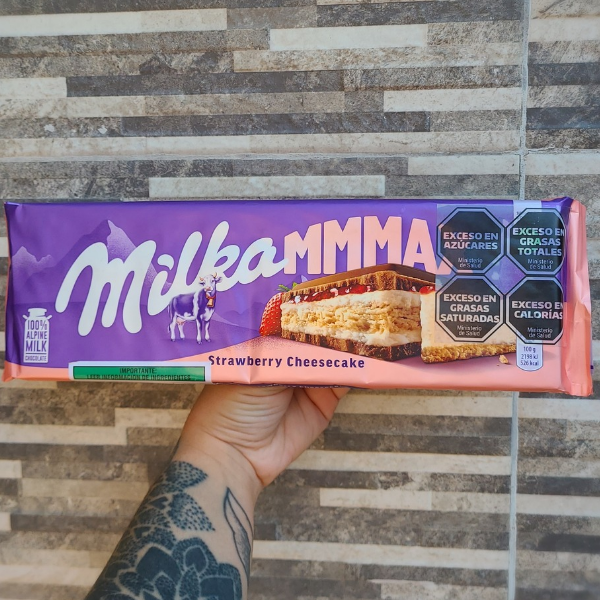 MILKA MAX STRAWBERRY CHEESECAKE 300g – KIOSKO BOX OESTE